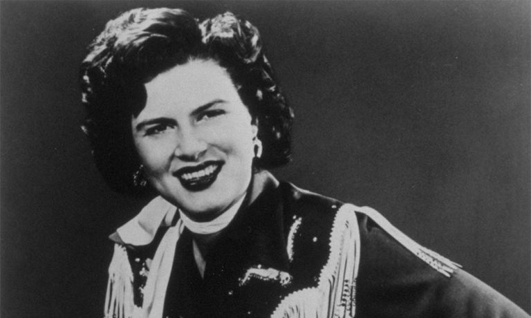 'I Fall To Pieces': The Patsy Cline Classic That Took Six Months To Hit ...