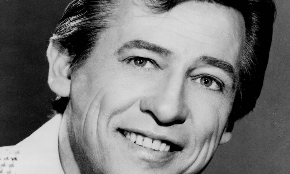 The Twanging Traditions Of 'Country Bumpkin' Cal Smith | uDiscover