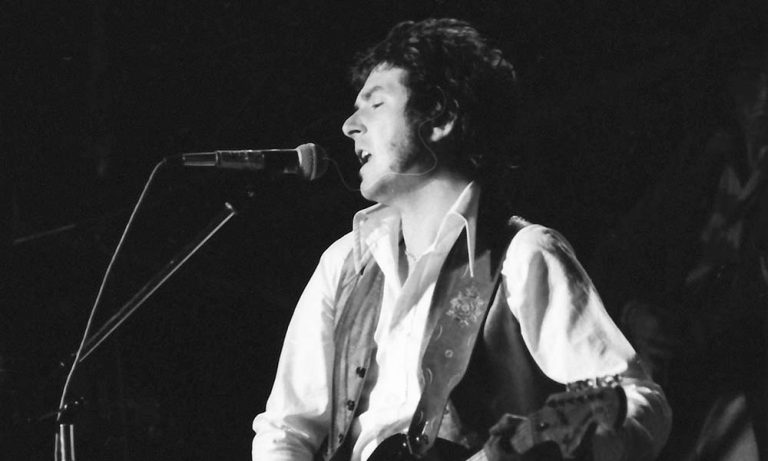 Ronnie Lane - Legendary British Rock Singer | uDiscover Music