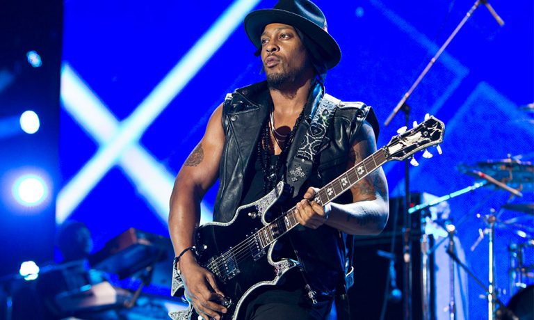 D’Angelo - An Artist In Control Of His Sound And Image | uDiscover Music