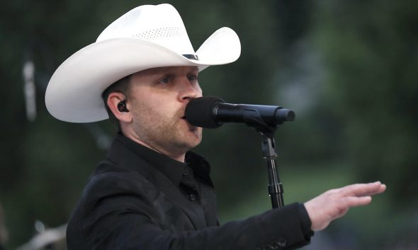 Justin Moore Logs His Latest Country Airplay No.1 With 'Why We Drink'