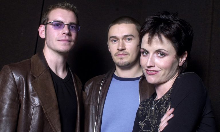Sing Along To The Cranberries’ ‘Zombie’ With New Lyric Video | uDiscover