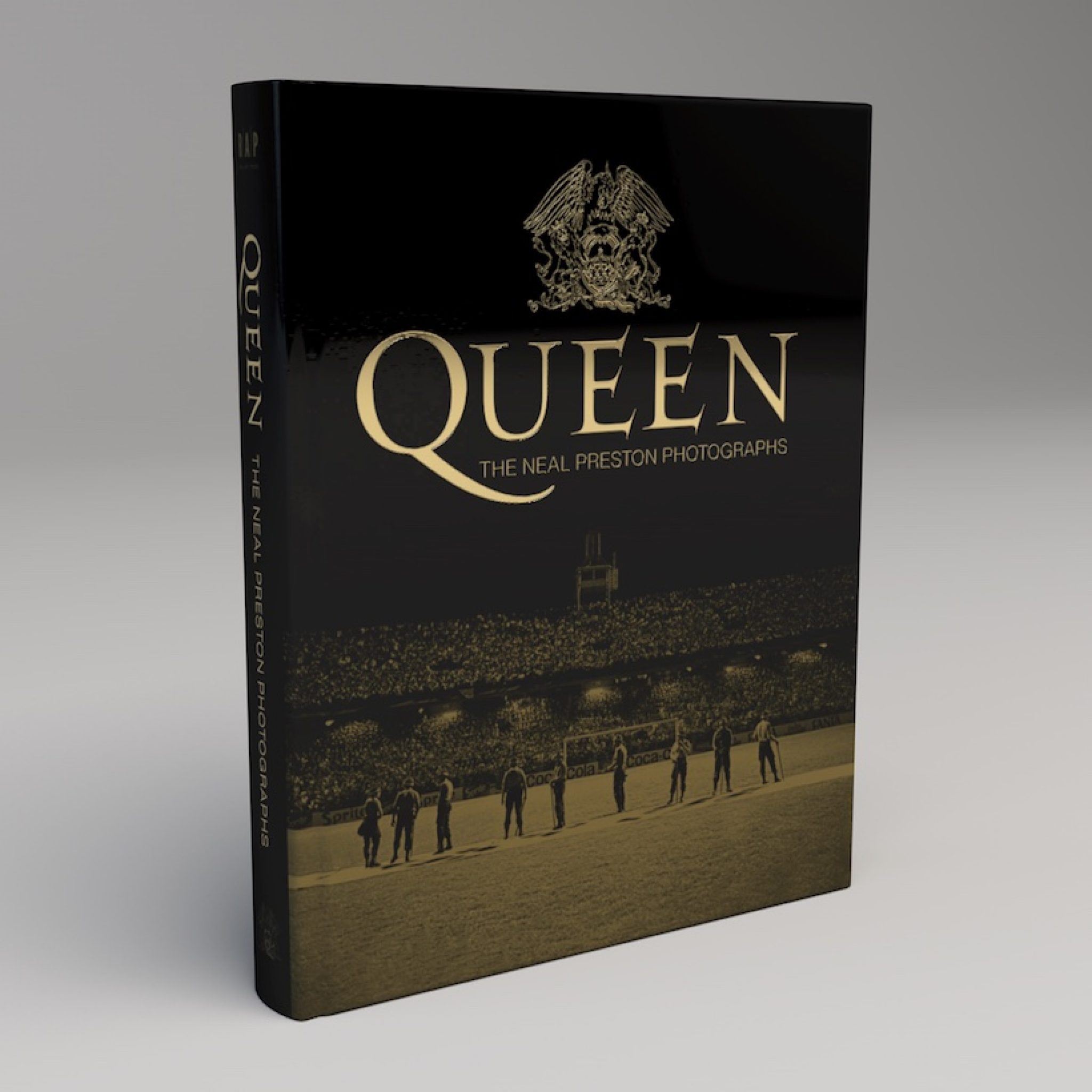 New Photo Book Documents Queen’s Life On The Road | uDiscover