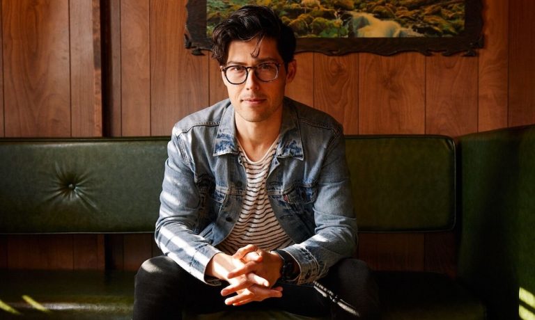 Country Singer-Songwriter Adam Hambrick Unveils 'Flipsides' EP