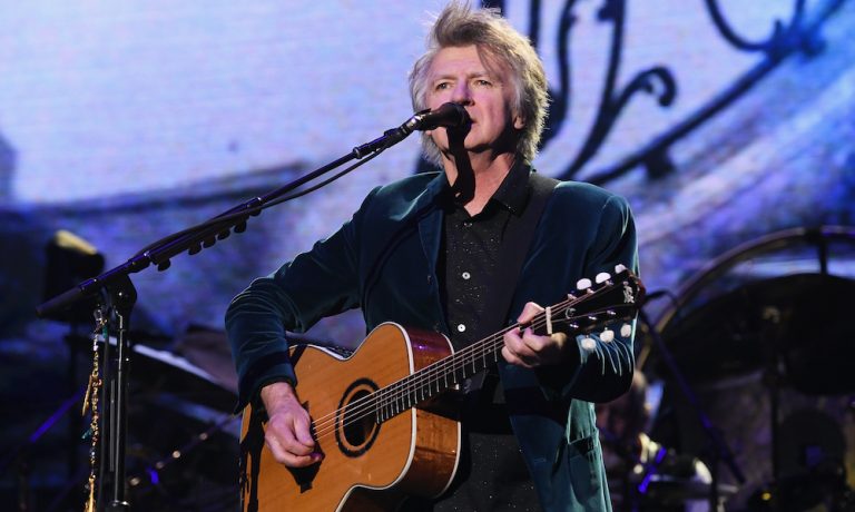 Neil Finn Announces New Radio Series Revisiting Crowded House Catalog