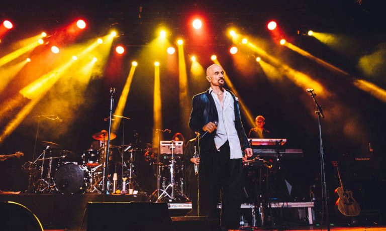 Listen To James’ Brand New Single, Beautiful Beaches