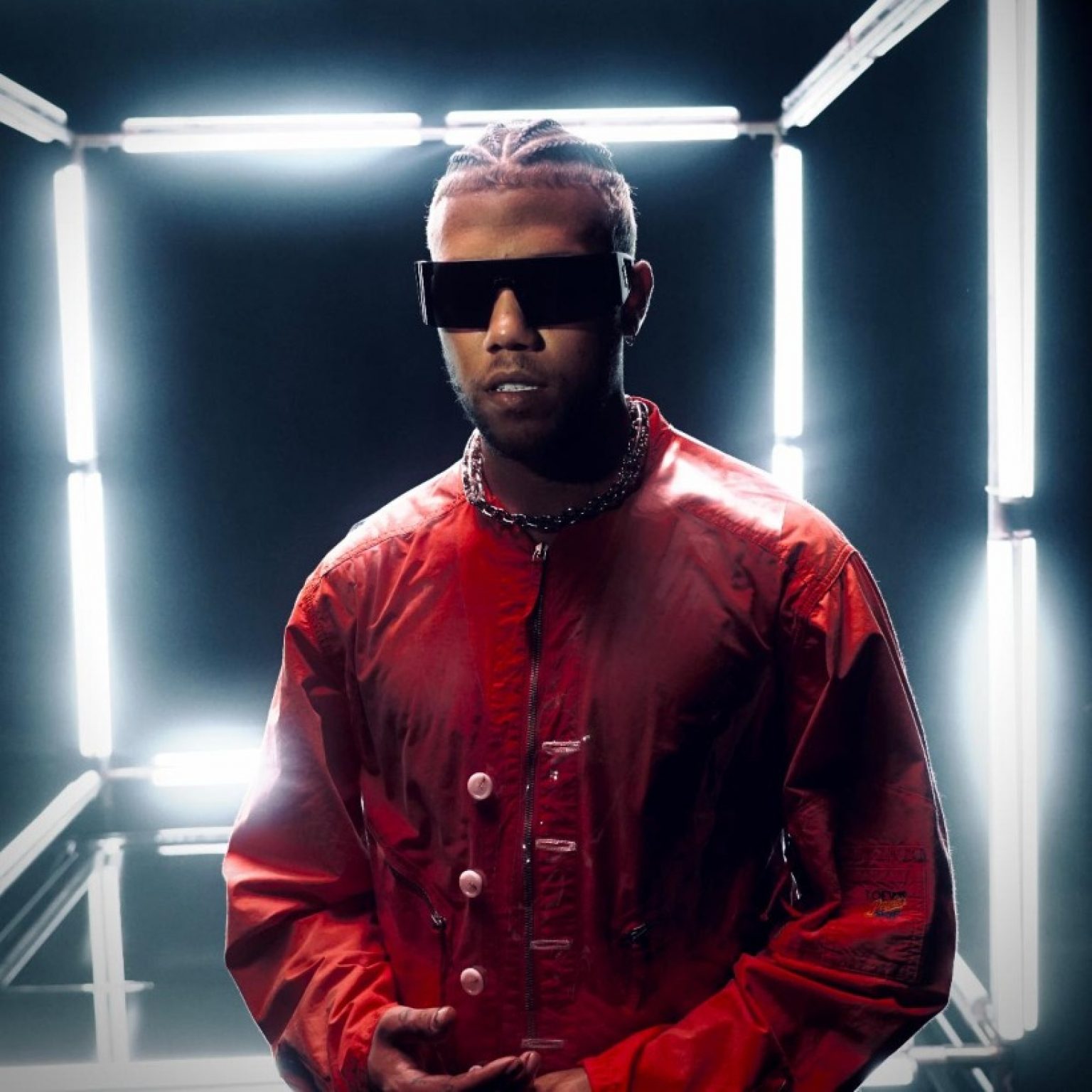 Jhay Cortez Recruits Skrillex For New Song And Video, ‘En Mi Cuarto’