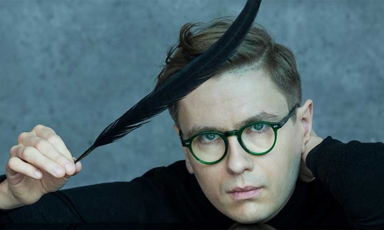 Víkingur Ólafsson On ‘Mozart & Contemporaries’: Out Now | uDiscover