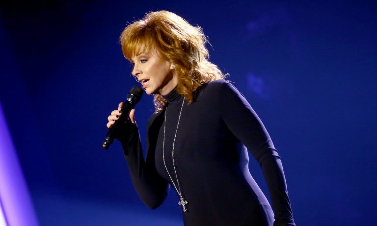 Reba McEntire Returns To Road, And To Billboard’s Country Airplay Chart