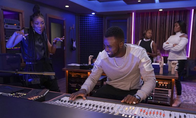 Watch Brandy And Eve Face Off In Rap Battle On ‘Queens’