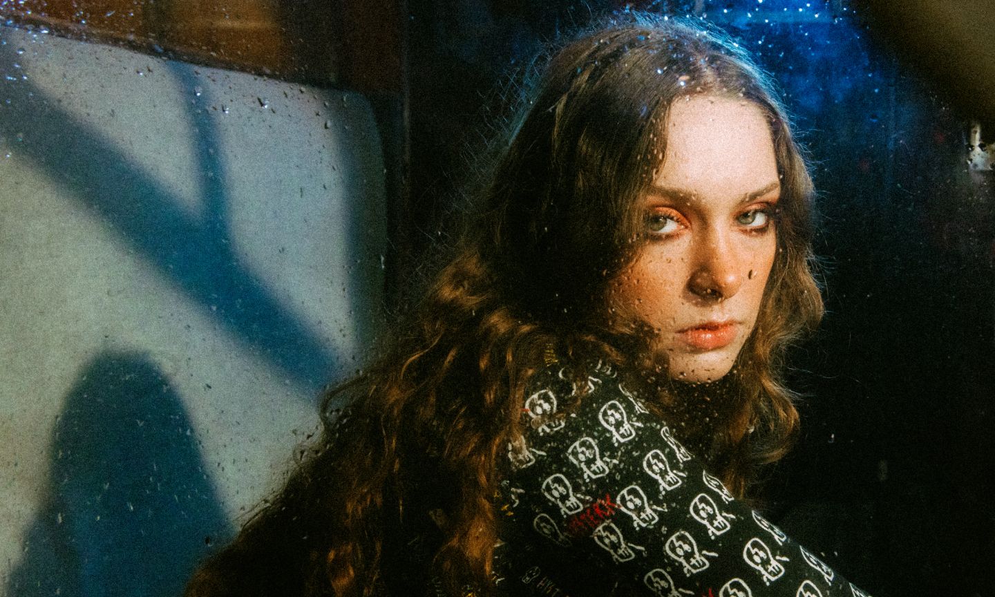 Holly Humberstone Shares ‘London Is Lonely’ Music Video | uDiscover