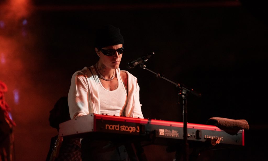 Listen To Barry Gibb And Dolly Parton's New Version Of 'Words'