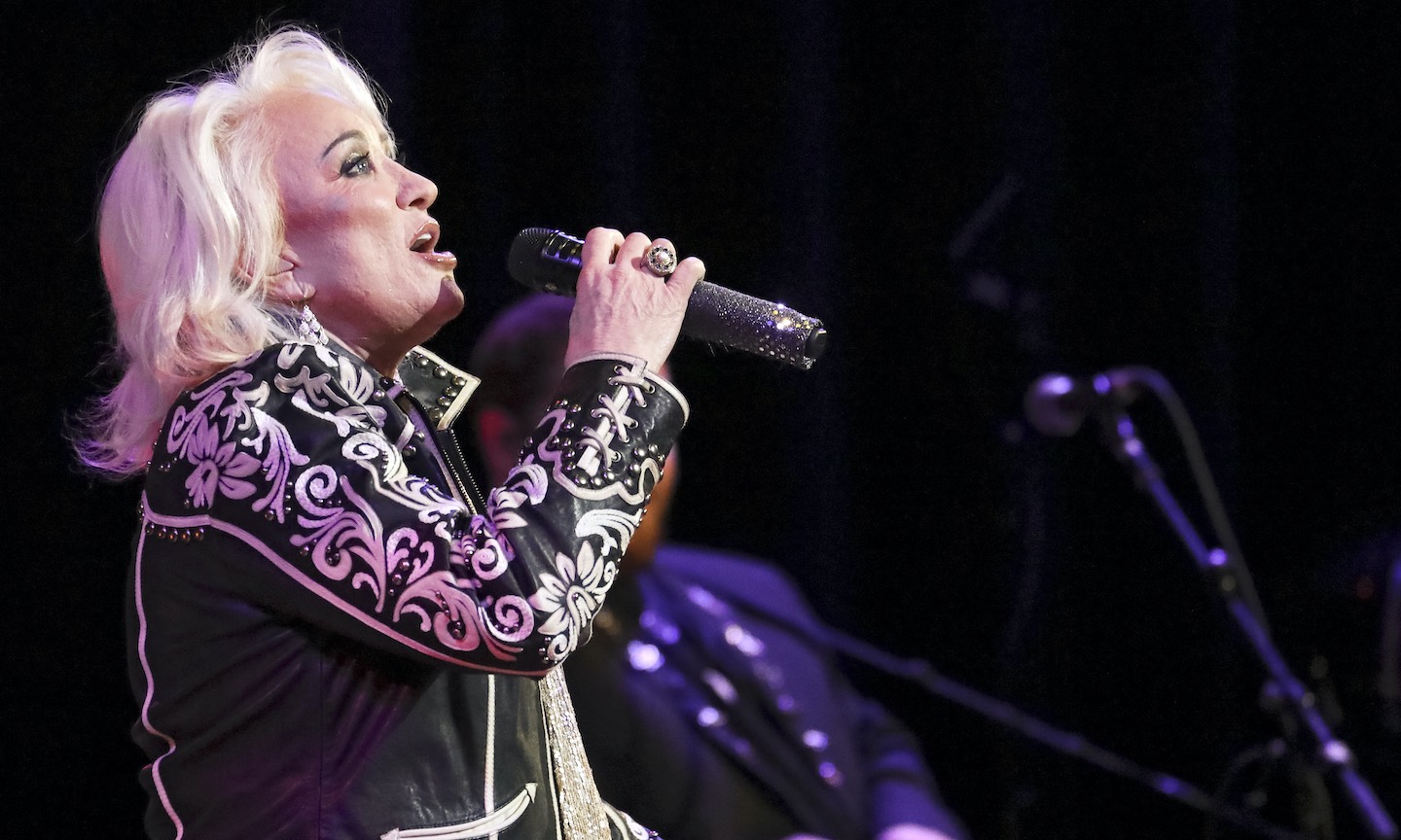Tanya Tucker Joined By Brenda Lee, LeAnn Rimes, More At Unique Show