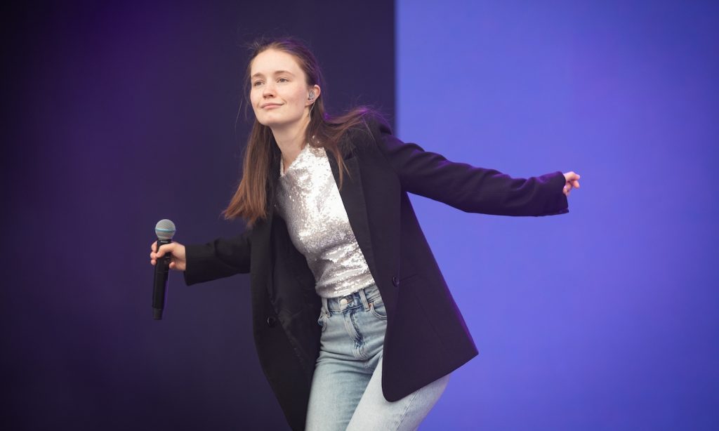 Watch Sigrid Perform Cover Of Neil Young’s ‘Old Man’