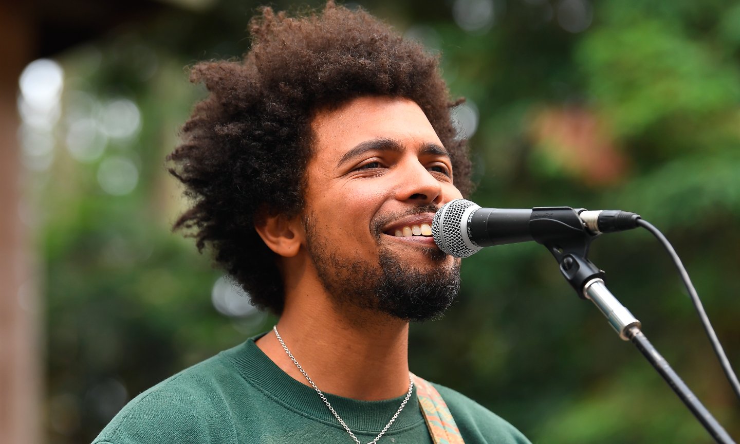 Devon Gilfillian Shares New Single ‘Brown Sugar Queen’