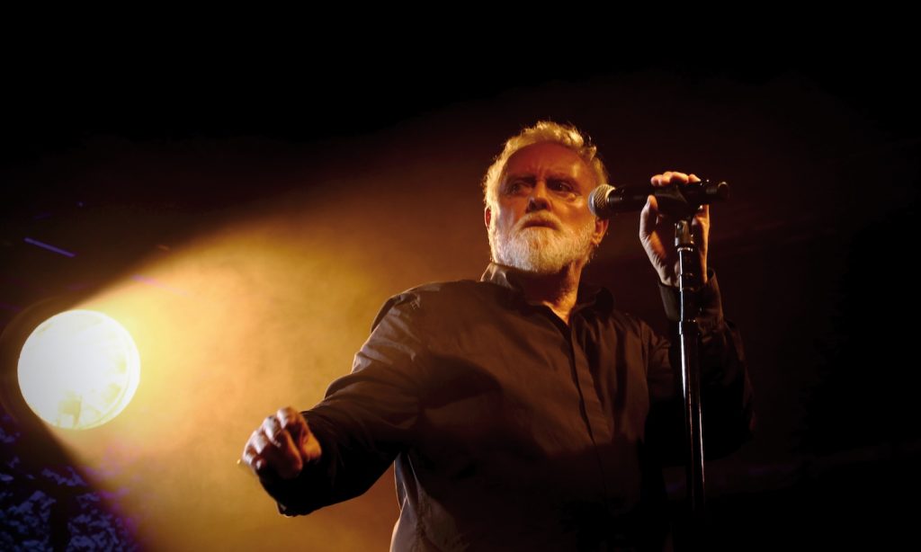 Roger Taylor Announces Release Of The Outsider Tour Live