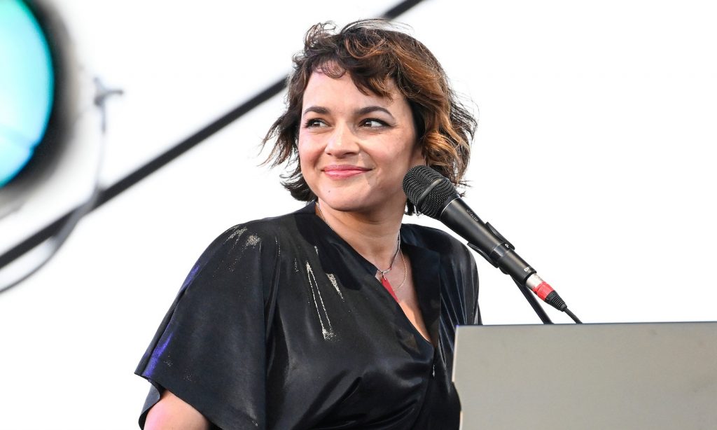 Norah Jones And Jeff Tweedy Team Up For Cover Of ‘Muzzle Of Bees’