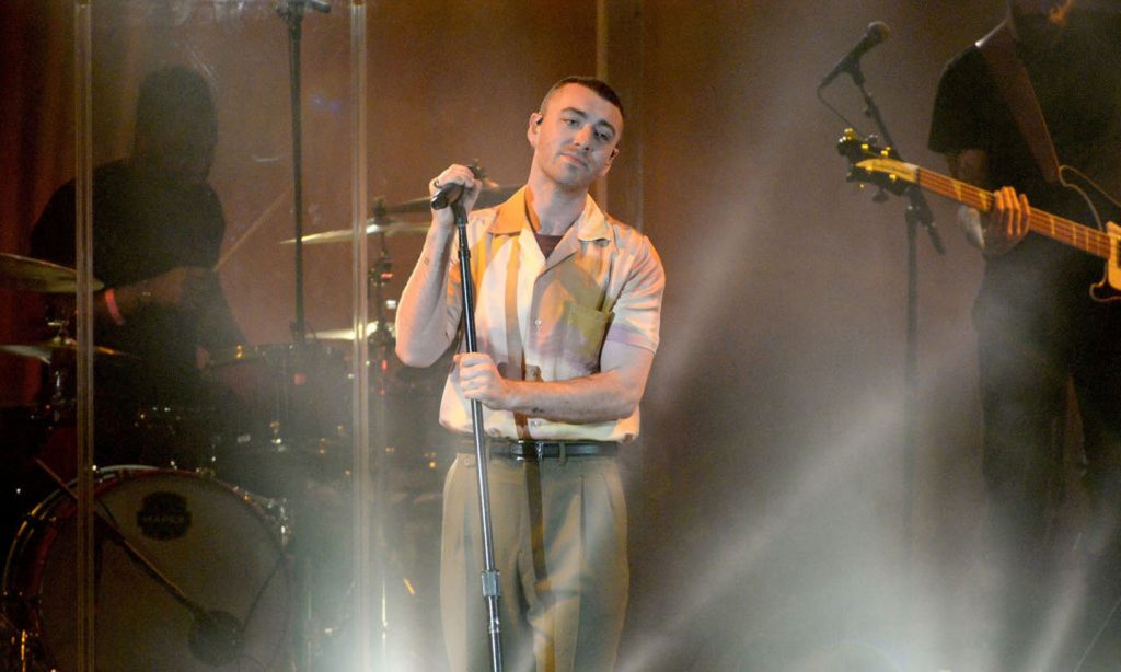 Sam Smith Performs Cover Of Sam Fender’s Seventeen Going Under