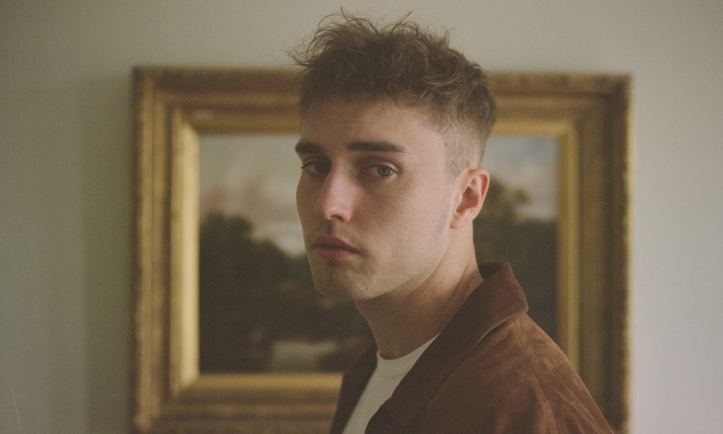 Sam Fender Shares Moving New Song ‘Wild Grey Ocean’ | uDiscover