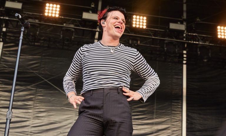 Yungblud Delivers Set For NFL London Games Halftime Performance