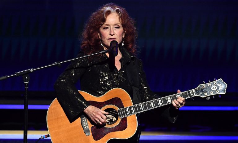 Bonnie Raitt - American Country Blues Singer-Songwriter | uDiscoverMusic