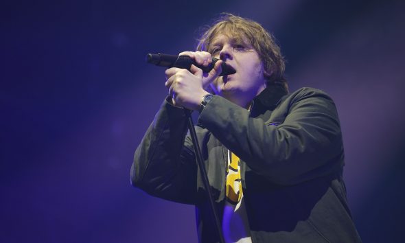 Lewis Capaldi Shares Romantic New Ballad ‘Pointless’ | uDiscover