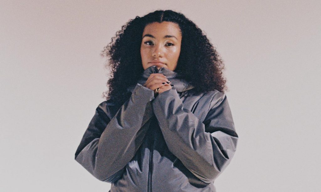 Olivia Dean Shares New Single And Video, ‘UFO’