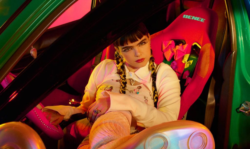 BENEE Pulls Up In Her ‘Green Honda’ On New Single | uDiscover