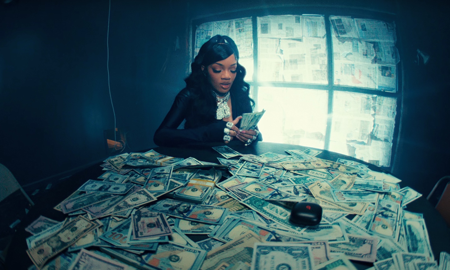 GloRilla Goes After The Haters On New Song ‘Internet Trolls’