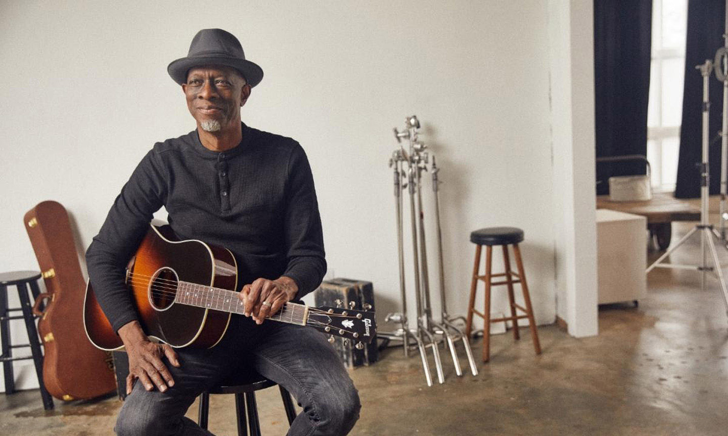 Keb’ Mo’ Teams With Gibson To Create New J-45 Acoustic Guitar