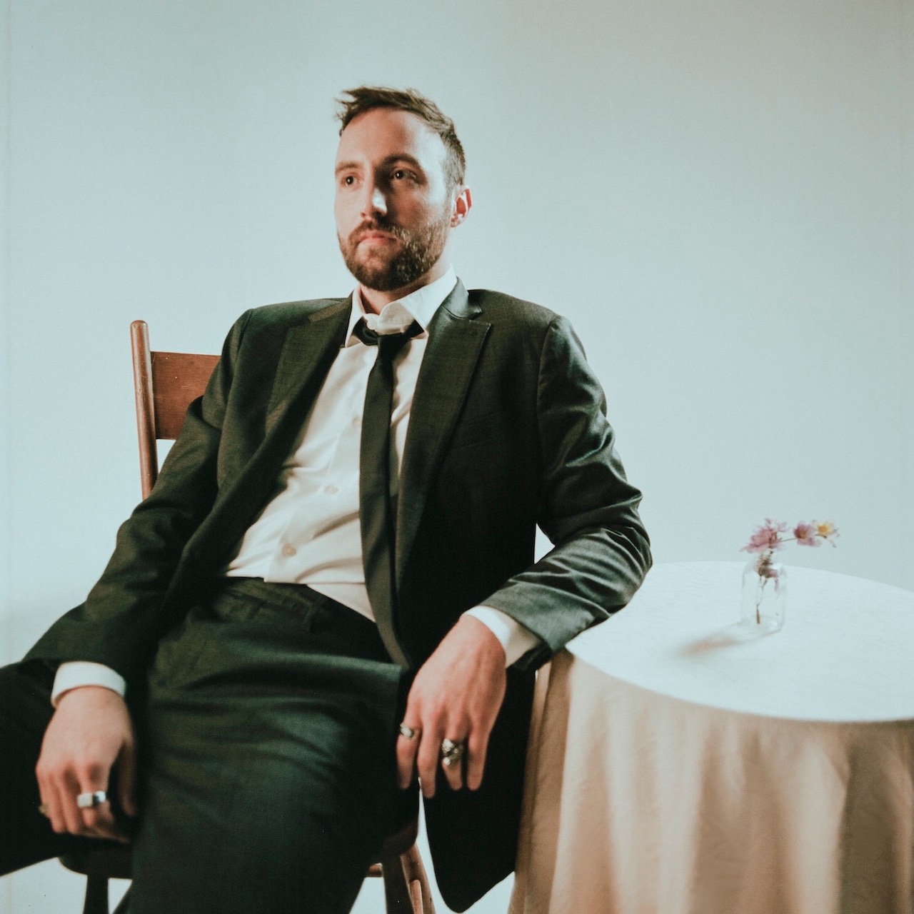 Ruston Kelly Returns With New Single And Video ‘Mending Song’