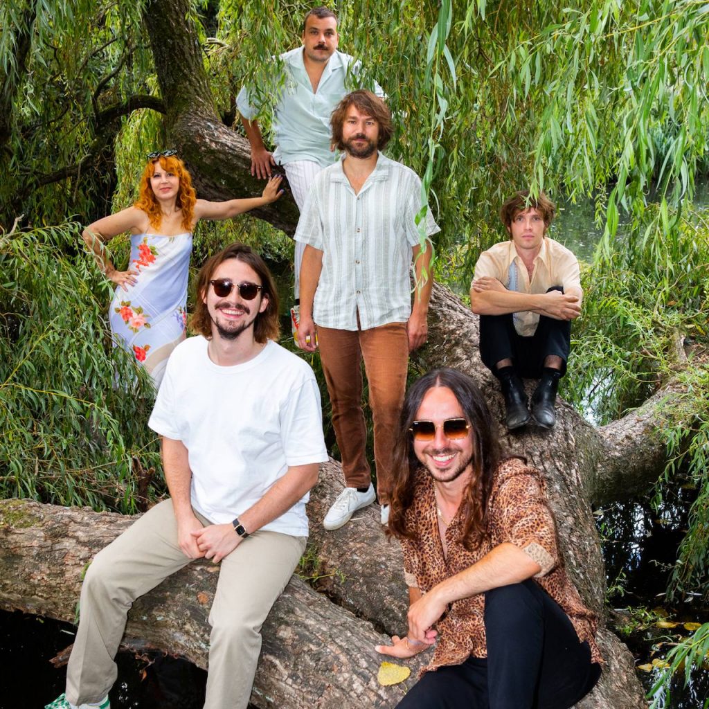 Listen To Altin Gün’s Groovy New Single ‘Su Siziyor’