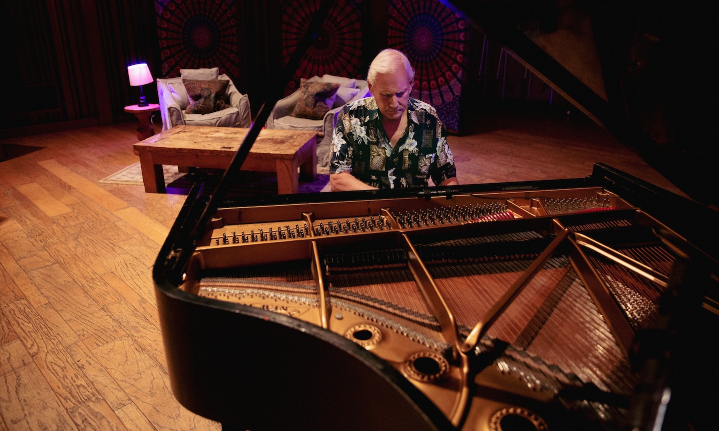 Rob Grant Pays Tribute To The Ocean On ‘Poetry Of Wind And Waves’