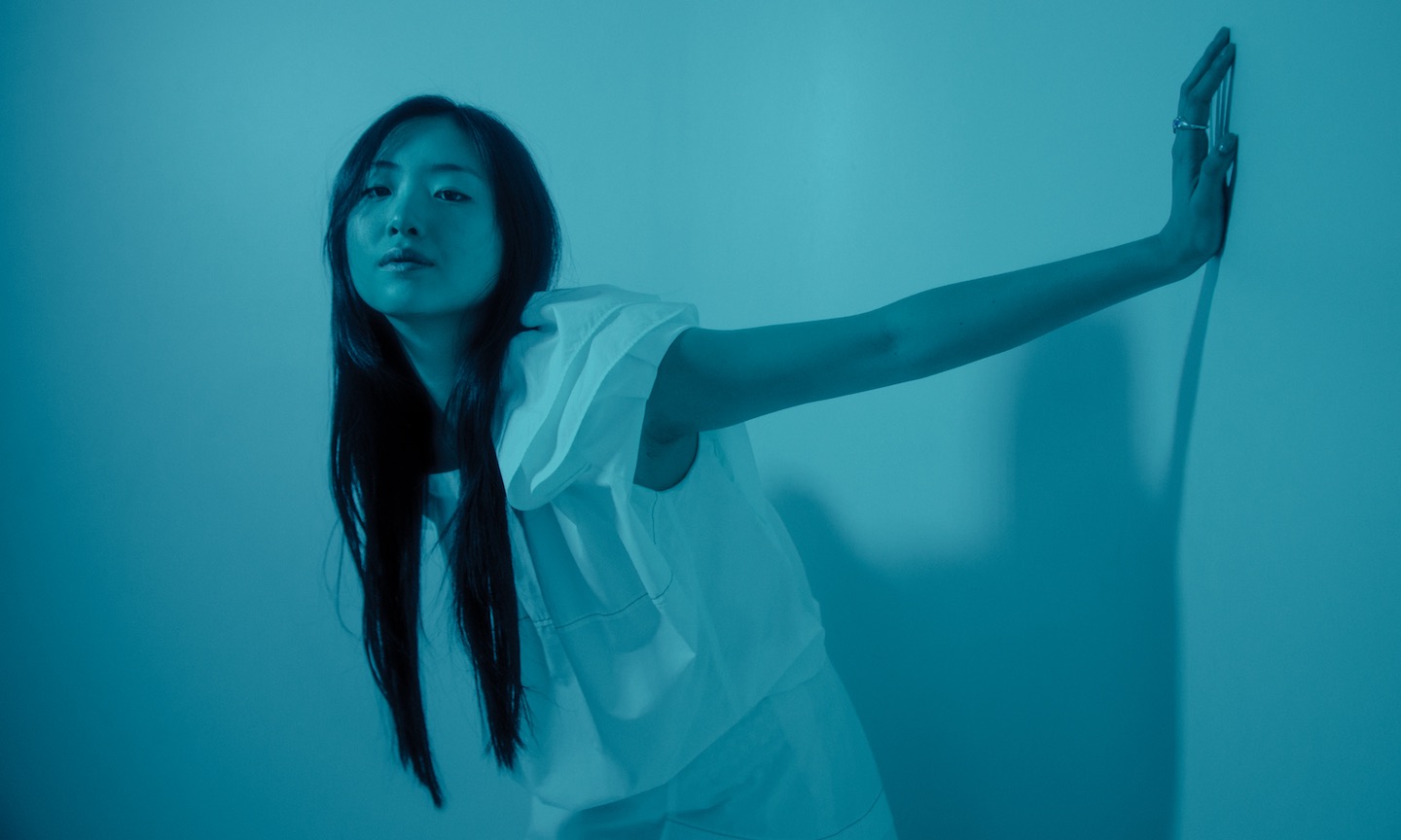 Sarah Kinsley Returns With Ethereal ‘Oh No Darling!’ And Announces Tour