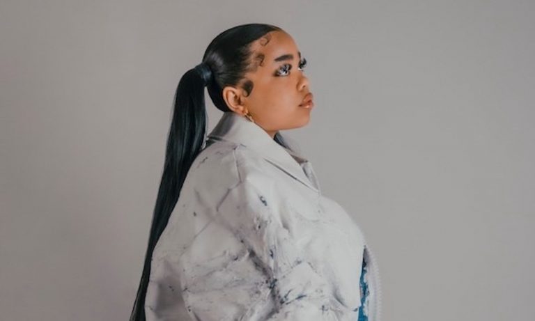 Zoe Wees Overcomes Her Burdens On Anthemic ‘Don’t Give Up’