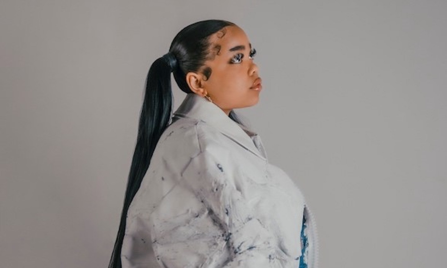 Zoe Wees Overcomes Her Burdens On Anthemic ‘Don’t Give Up’