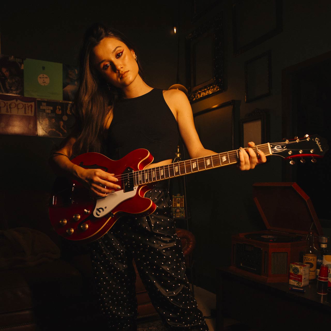 Venezuelan Singer Joaquina Makes Billboard’s ‘Emerging Artist’ List
