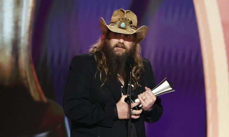 Chris Stapleton To Go ‘Higher’ On Upcoming Album, Shares ‘White Horse’