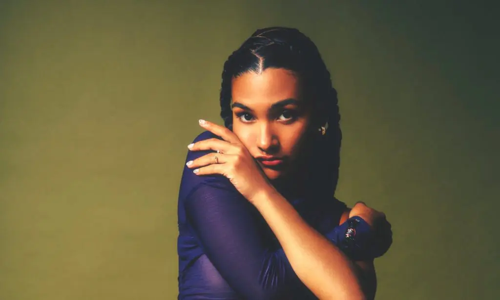 Olivia Dean Shares Debut Album ‘Messy’