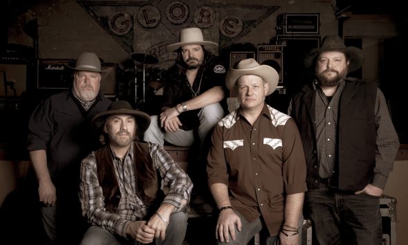 Country-Rockers Reckless Kelly Announce Vinyl Debut Of Third Album