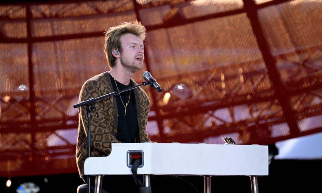 Finneas Announces Debut Solo Show In London