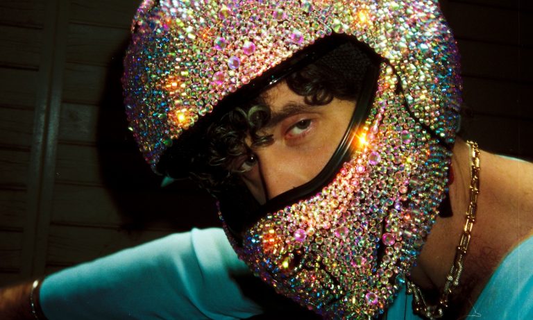 Lauv Releases Music Video For ‘Love U Like That’