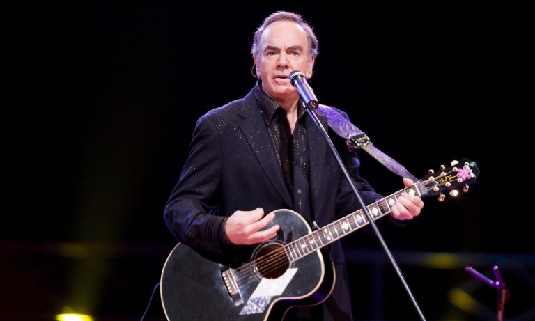 Vintage Neil Diamond Performances From 2008 Hit His YouTube Channel
