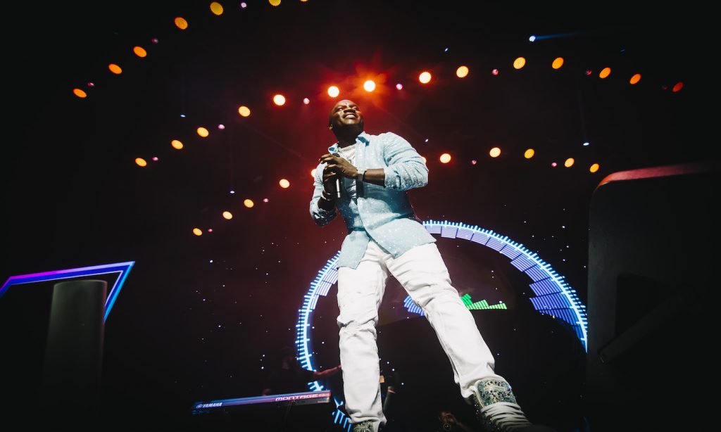 Akon's 'Lonely' Joins YouTube’s Billion Views Club | uDiscover