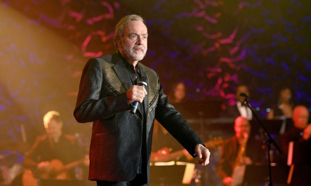 Neil Diamond Musical A Beautiful Noise To Embark On U.S. Tour