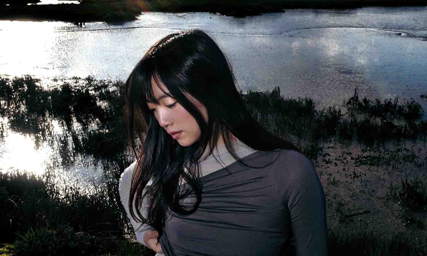 Sarah Kinsley Shares 'Last Time We Never Meet Again' | uDiscover