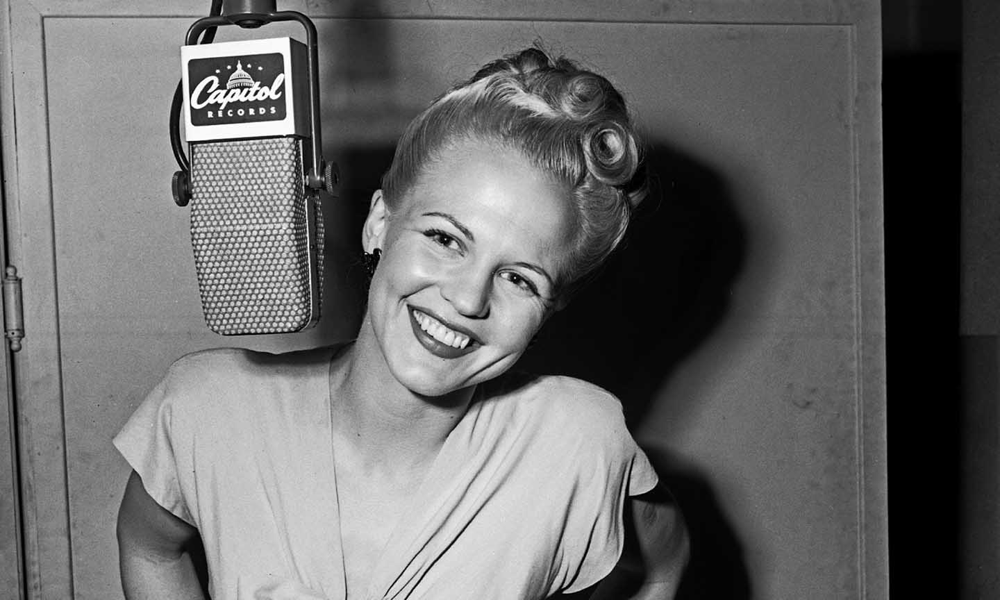 Peggy Lee - Legendary Jazz Singer | uDiscover Music