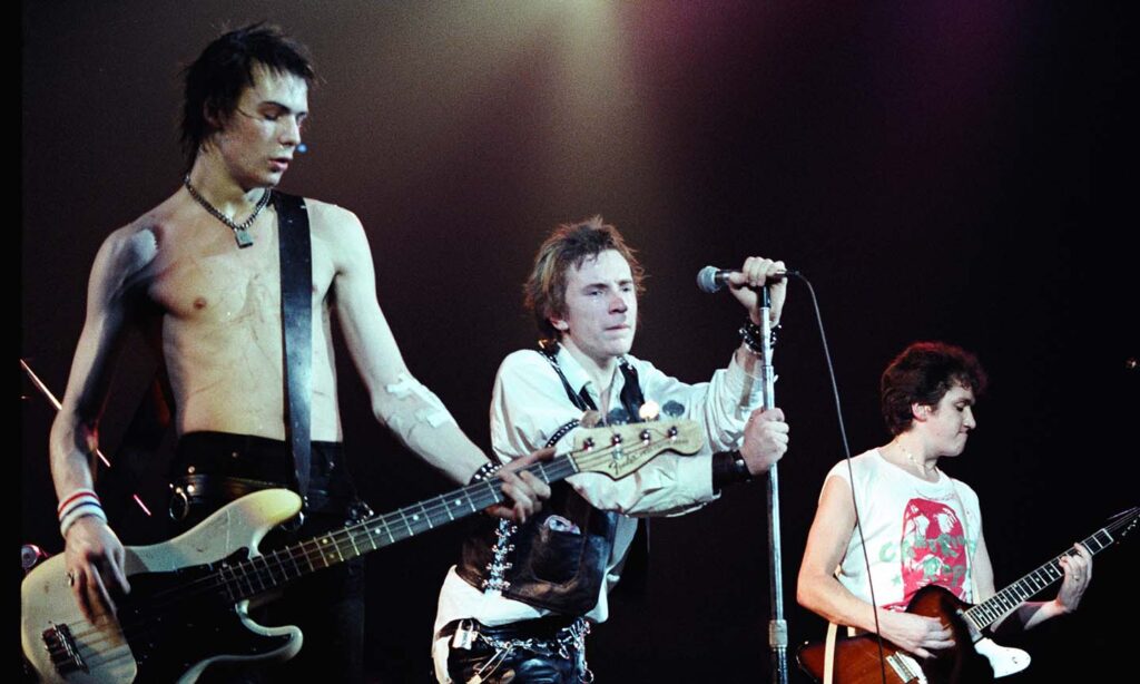 Re Styles, Singer, Performer, And Designer With The Tubes, Dies At 72
