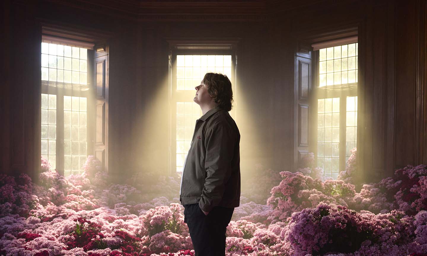 Lewis Capaldi Makes A Surprise Return At Glastonbury - Digital Noise Magazine