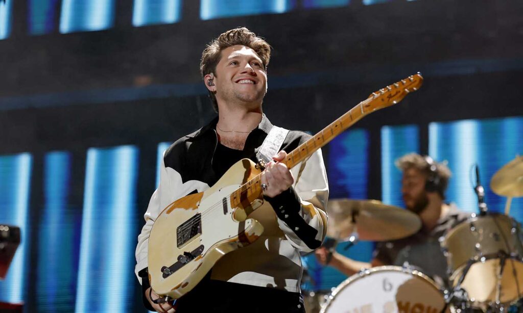 Niall Horan and Thomas Rhett Join Forces On 'Old Tricks'